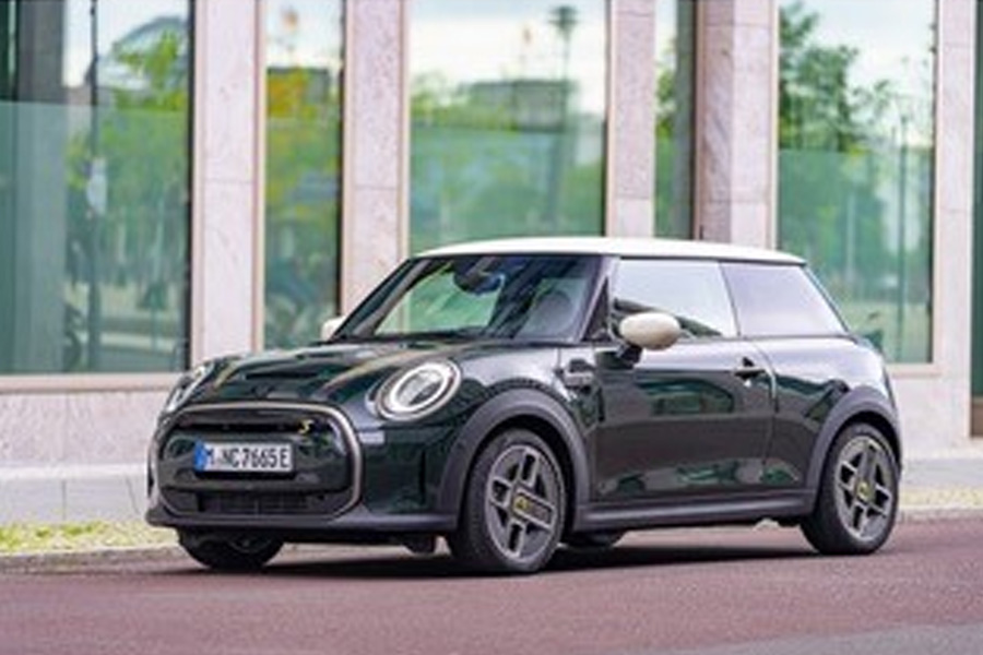 2023 MINI COOPER SE ELECTRIC GETS CABIN TWEAKS | AAA Colorado